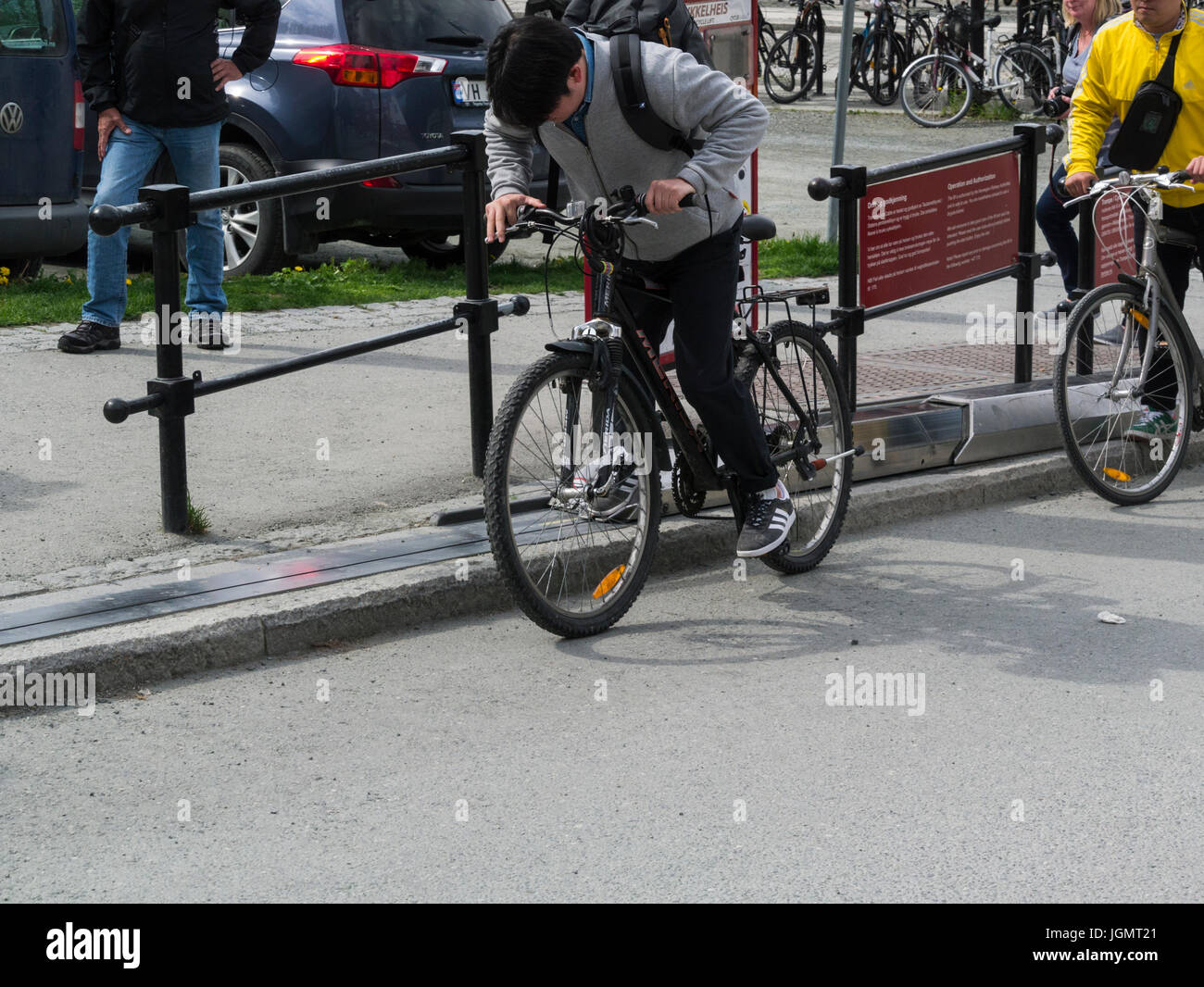 Using the trampe bicycle lift hi-res stock photography and images - Alamy