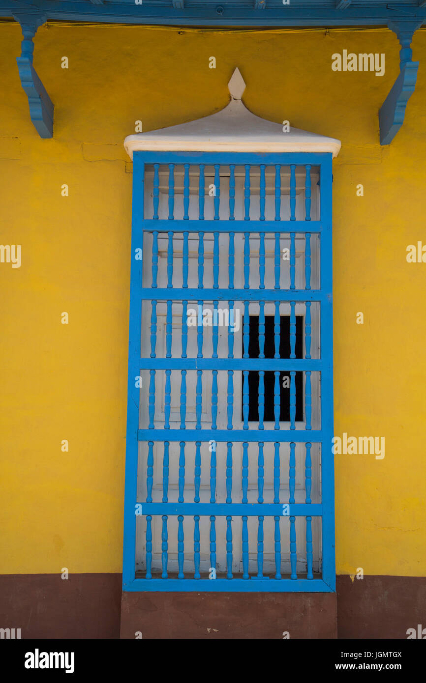 Barrotes (small turned wooden columns), Traditional Window, Trinidad ...