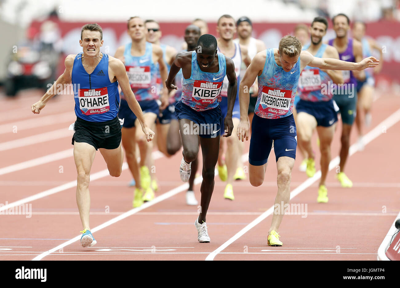 Great Britain's Chris O'Hare (left, gold), Kenya's Vincent Kibet ...