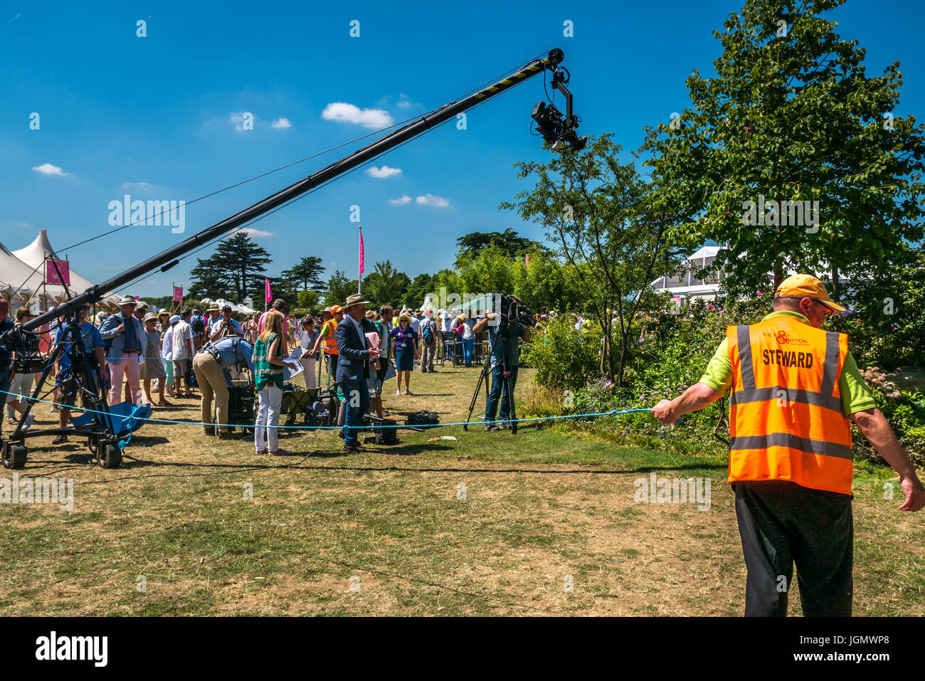 Bbc television camera crew hi-res stock photography and images - Alamy