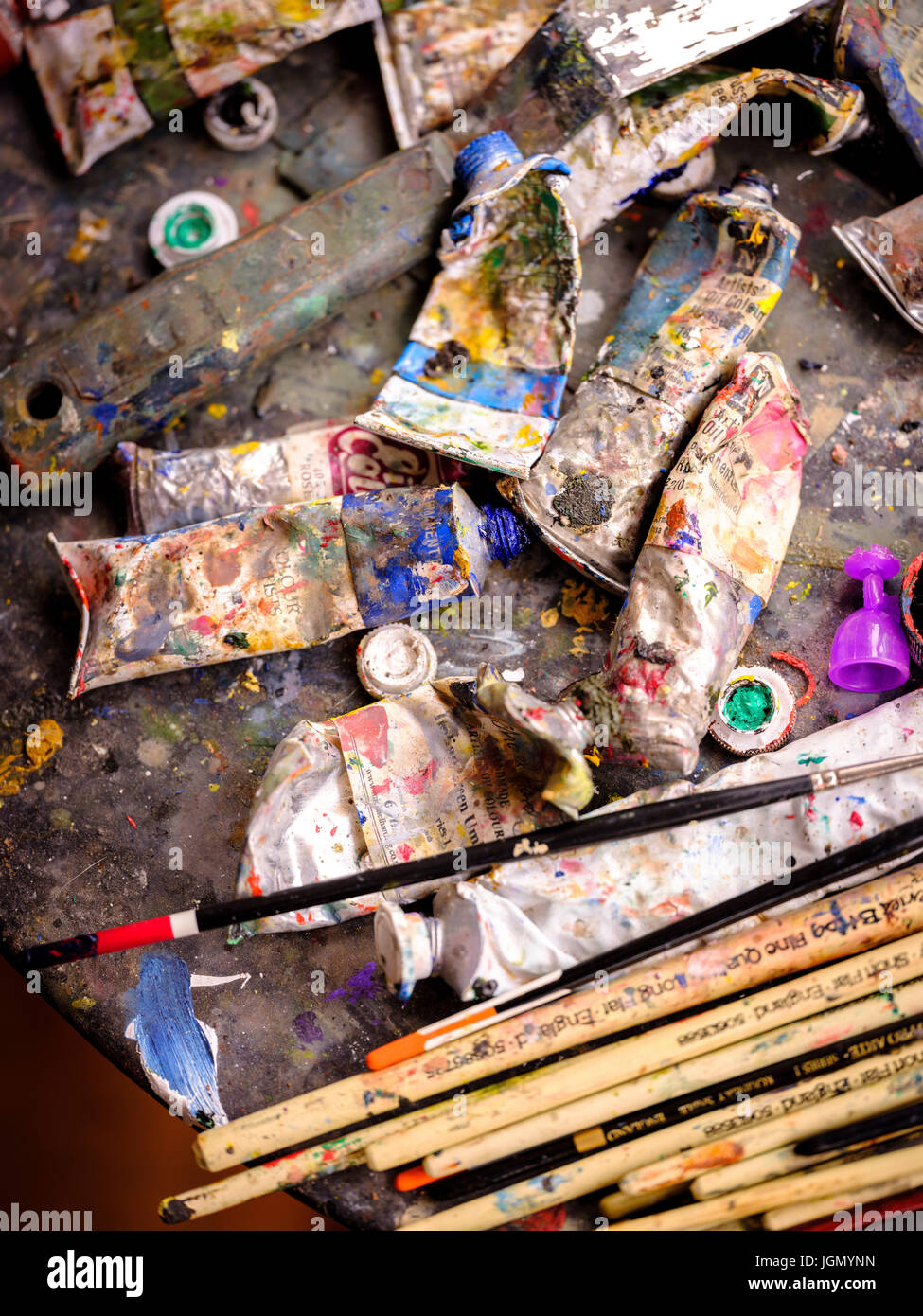 Messy paint brush hi-res stock photography and images - Alamy