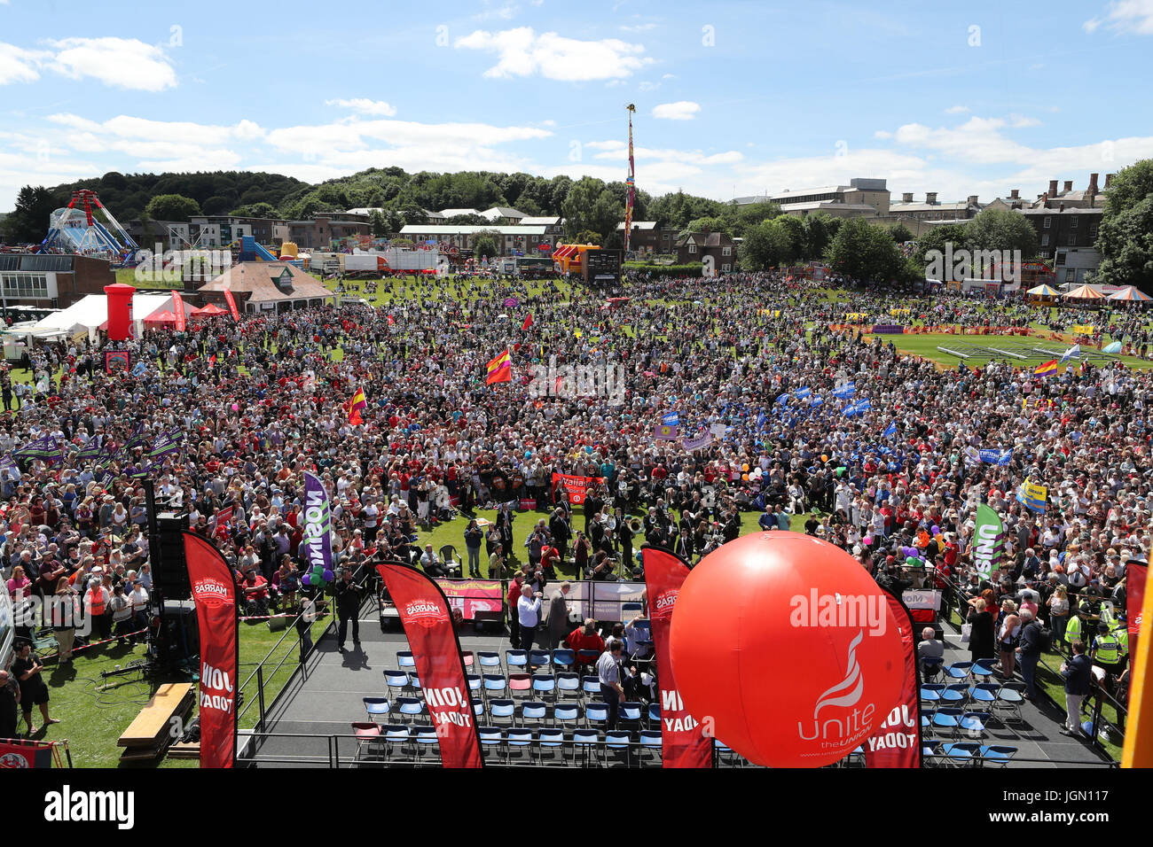 The crowd during the Durham Miners' Gala at Durham Old Racecourse Stock ...