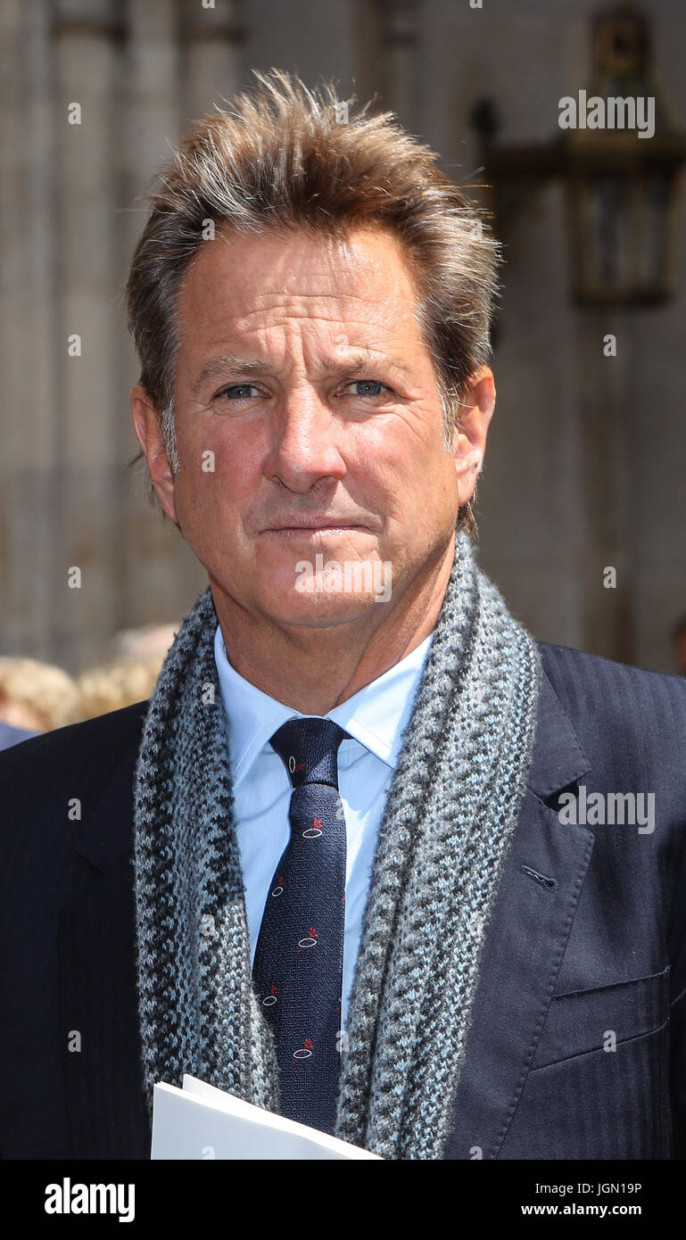 A memorial service is held at Westminster Abbey for Ronnie Corbett ...