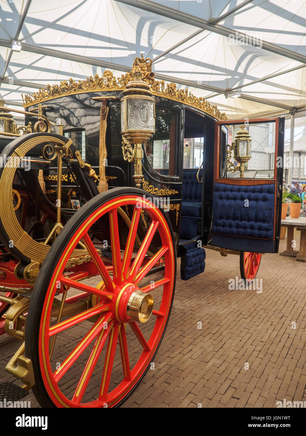 Australian state coach hi-res stock photography and images - Alamy