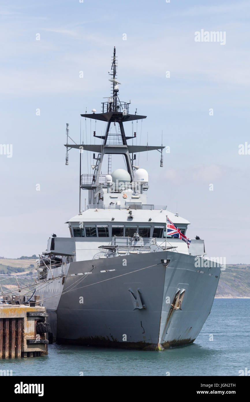 British Royal Navy HMS severn - P282, River-class offshore patrol ...
