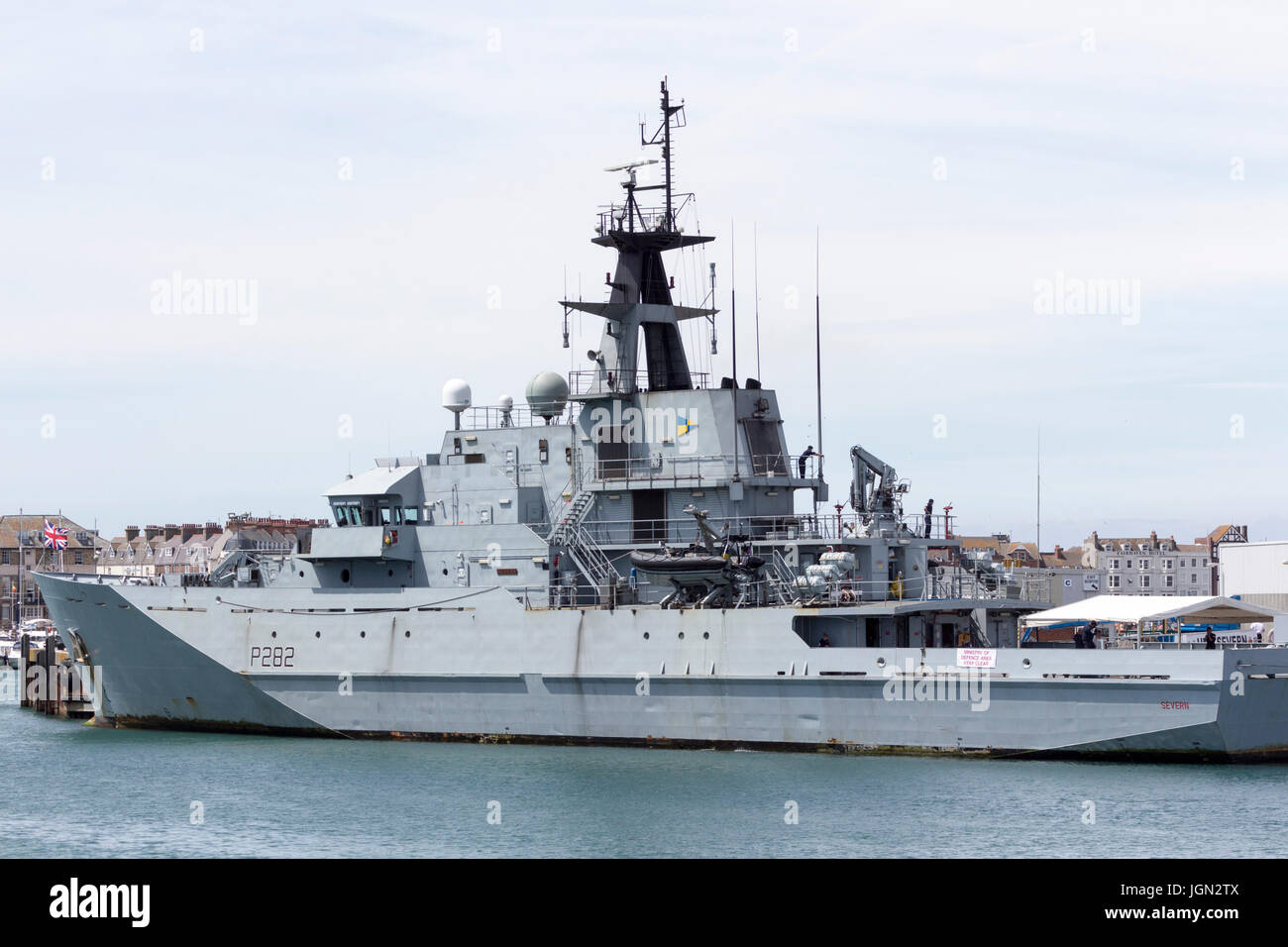 British Royal Navy HMS severn - P282, River-class offshore patrol ...