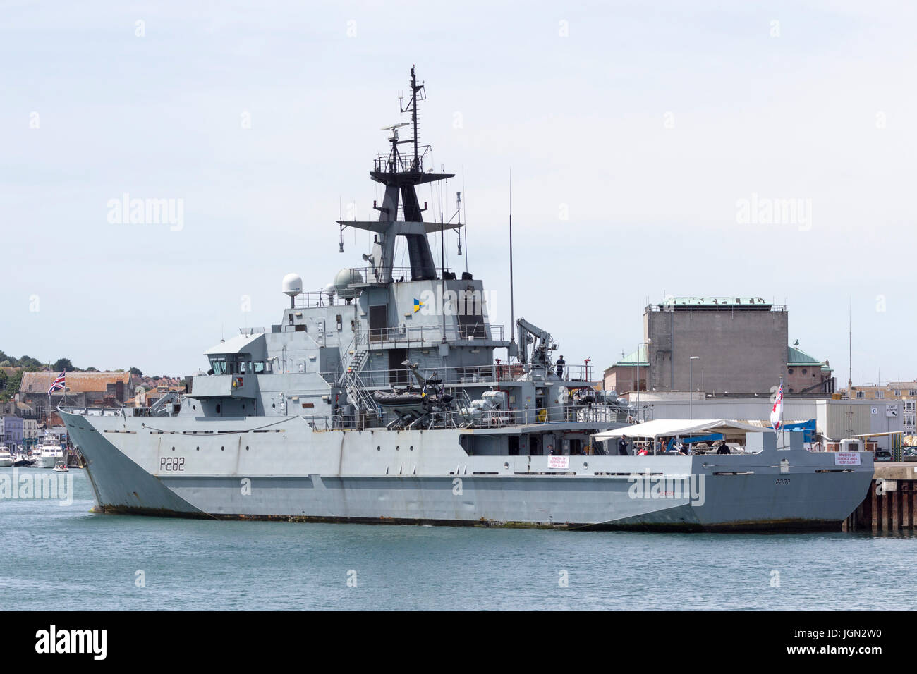 British Royal Navy HMS severn - P282, River-class offshore patrol ...