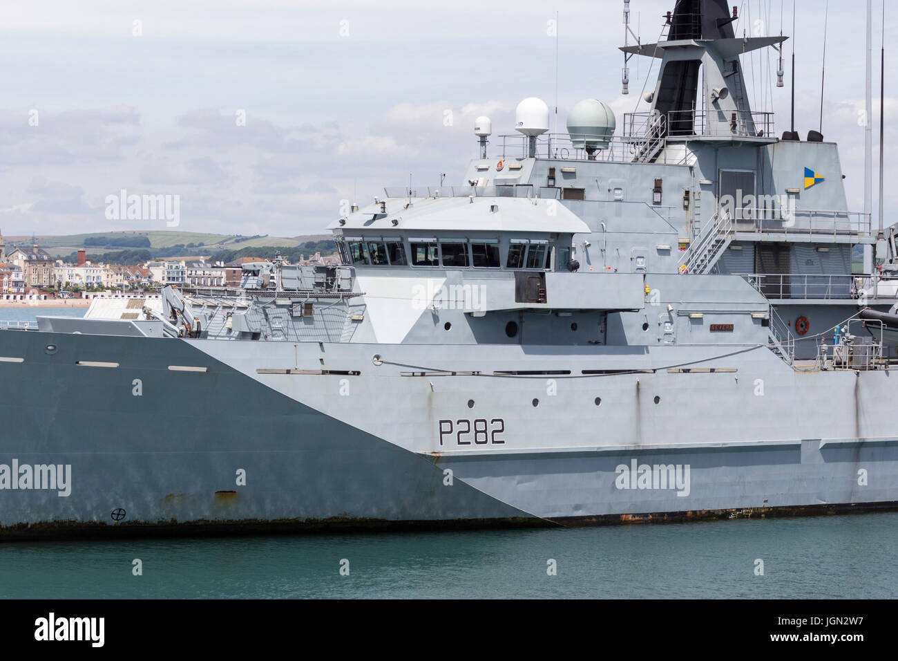 British Royal Navy HMS severn - P282, River-class offshore patrol ...