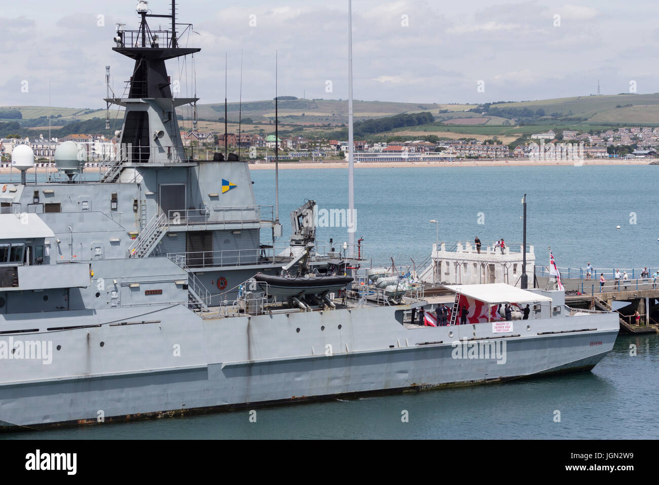 British Royal Navy HMS severn - P282, River-class offshore patrol ...