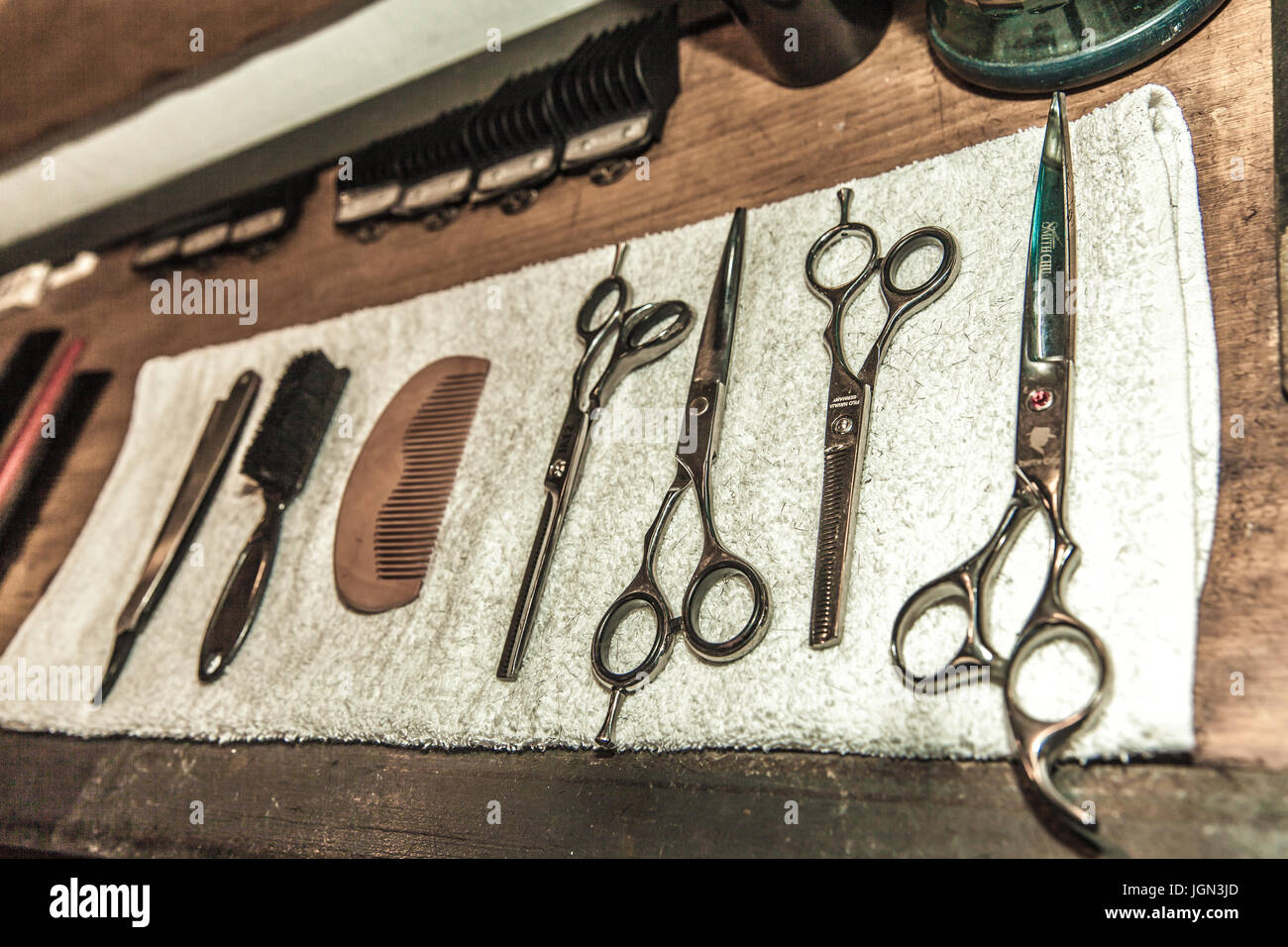 Barber utensils hi-res stock photography and images - Alamy