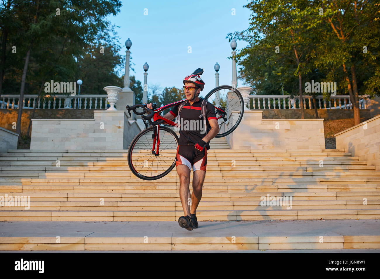 Shoulder Ride Stock Photos & Shoulder Ride Stock Images - Alamy