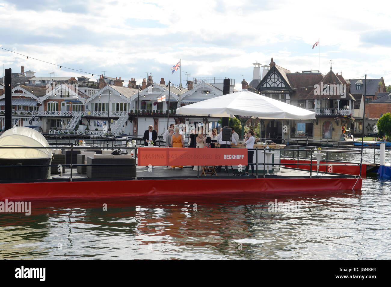 Bar floating on the River Thames during the Henley Regatta Stock Photo ...