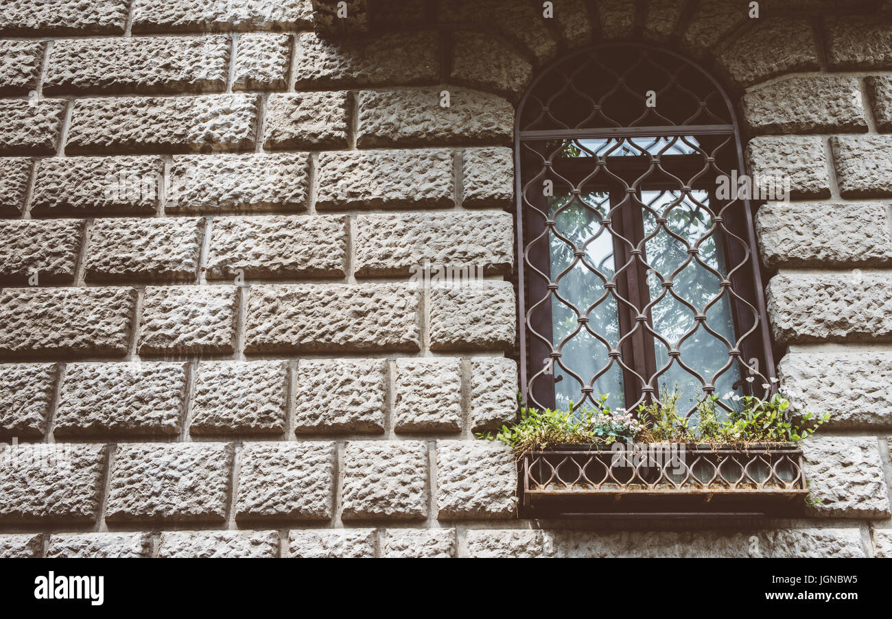 Concrete window sill hi-res stock photography and images - Alamy