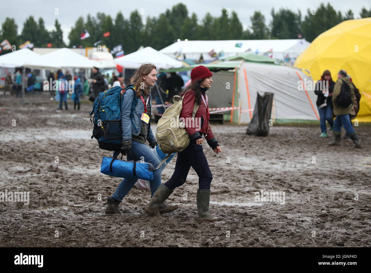 Festival Goers In The Mud High Resolution Stock Photography and Images ...
