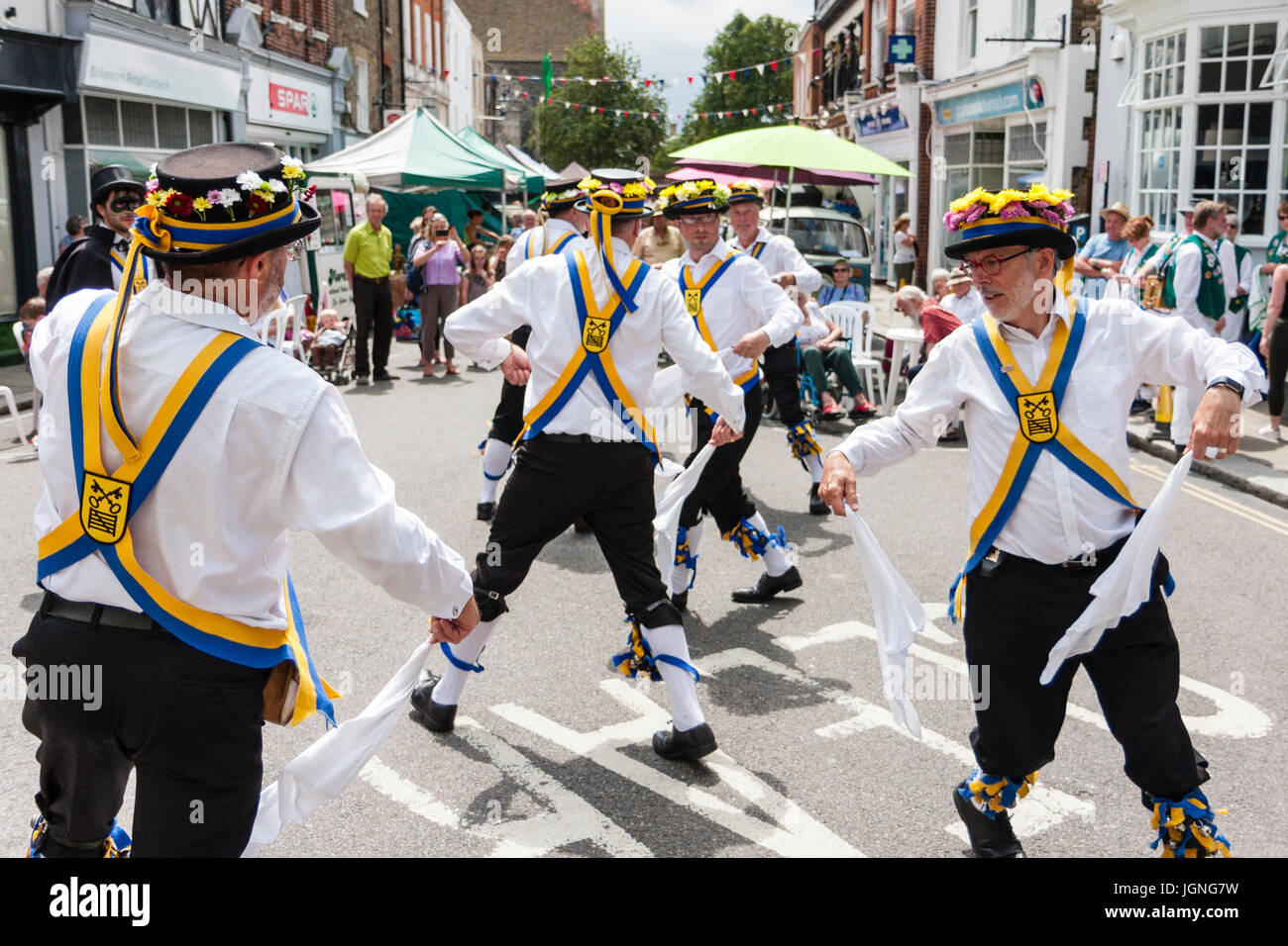 Traditional english dance hi-res stock photography and images - Alamy