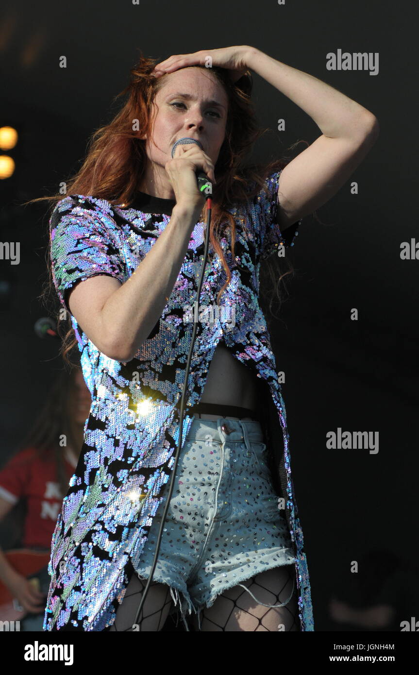 Southend-on-Sea, UK. 8th Jul, 2017. UK born singer and songwriter Kate ...