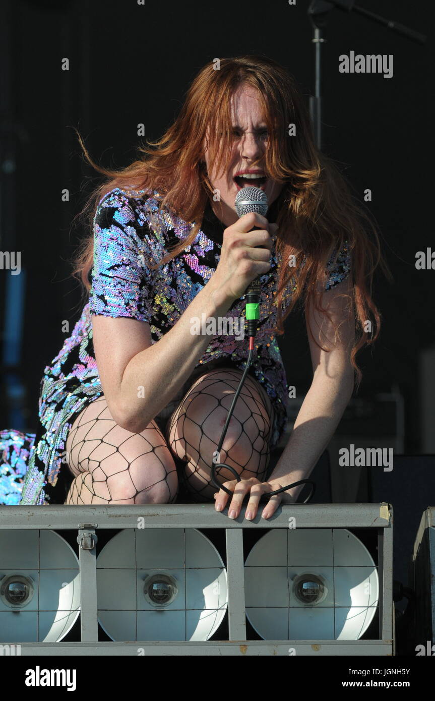 Southend-on-Sea, UK. 8th Jul, 2017. UK born singer and songwriter Kate ...