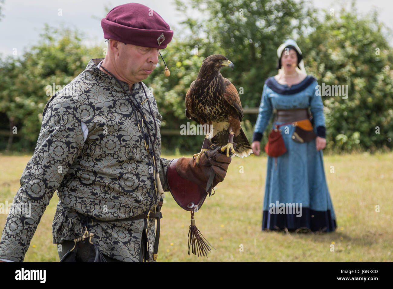 Medieval falconry hi-res stock photography and images - Alamy