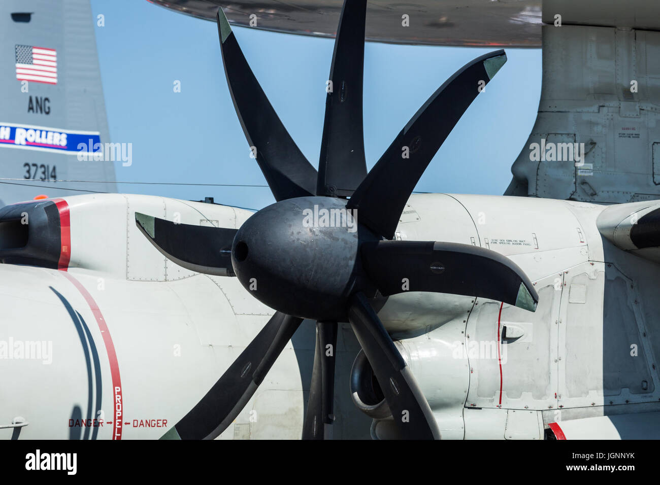 Grumman e 2 hawkeye hi-res stock photography and images - Alamy