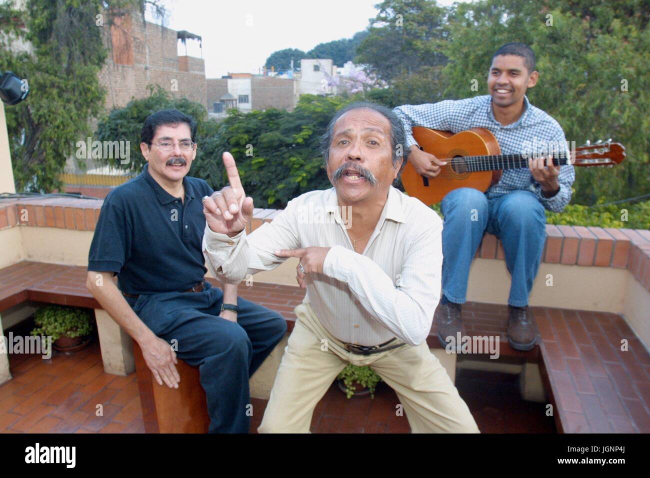 LIMA, 22 DE ABRIL DEL 2003 ENTREVISTA A ANDRES SOTO, AUTOR, COMPOSITOR ...