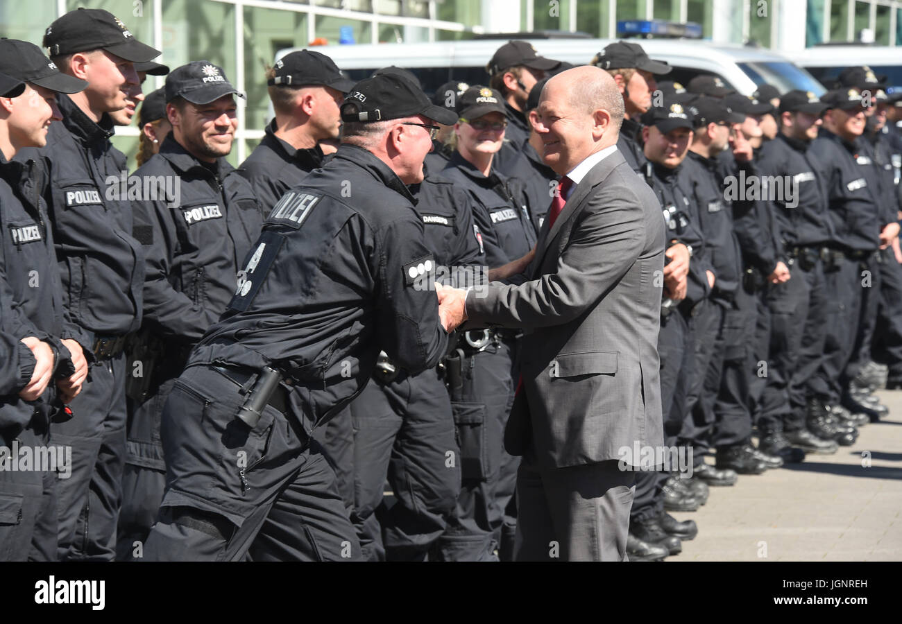 Hamburg, Germany. 9th July, 2017. Hamburg's mayor Olaf Scholz with ...