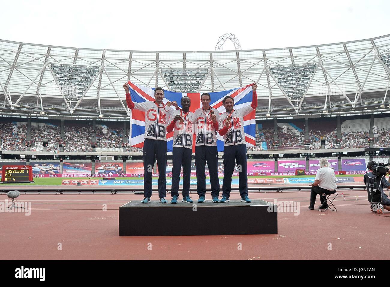 Medals presentation the queen hi-res stock photography and images - Alamy