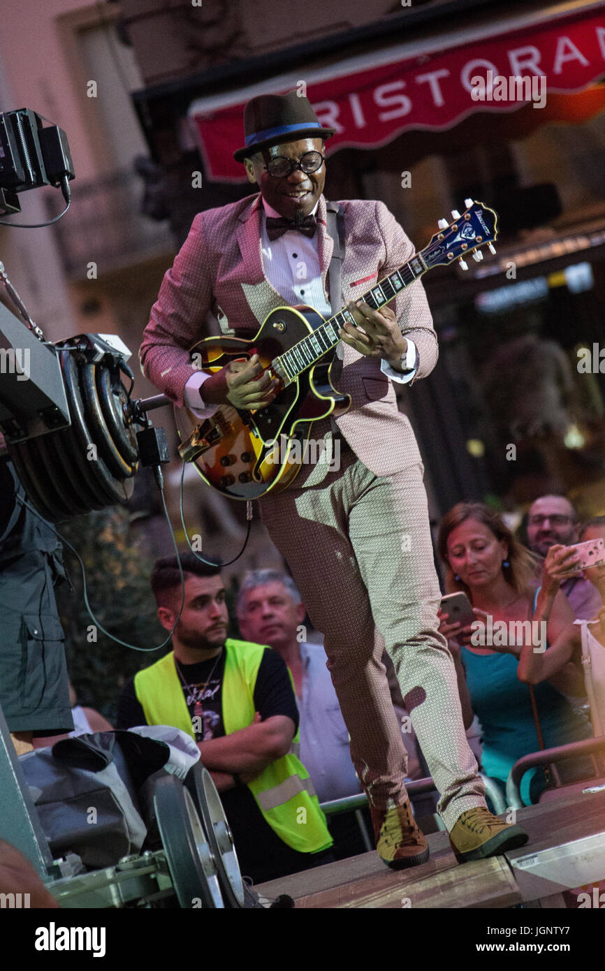 Lugano, Switzerland. 08th July, 2017. The South-African guitarist JIMMY ...