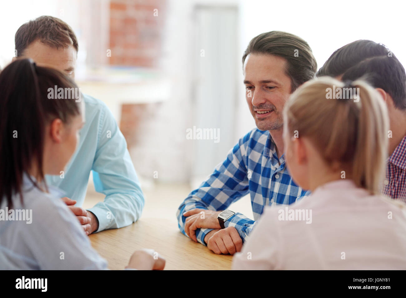 Startup diversity teamwork brainstorming meeting concept, people ...