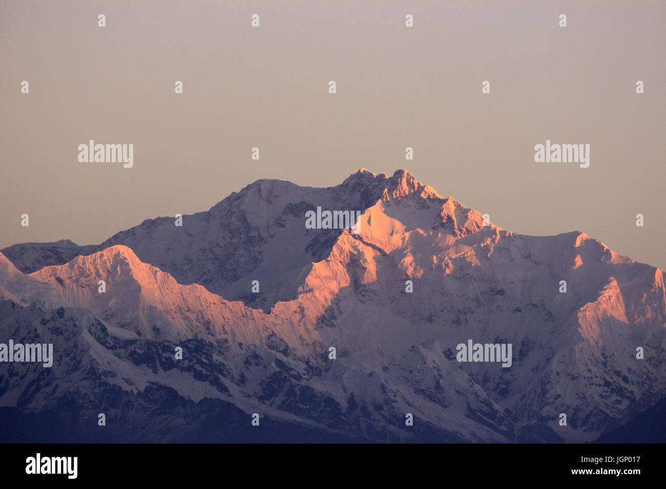 Himalayan range. kanchenjunga peak it sunrise Stock Photo - Alamy