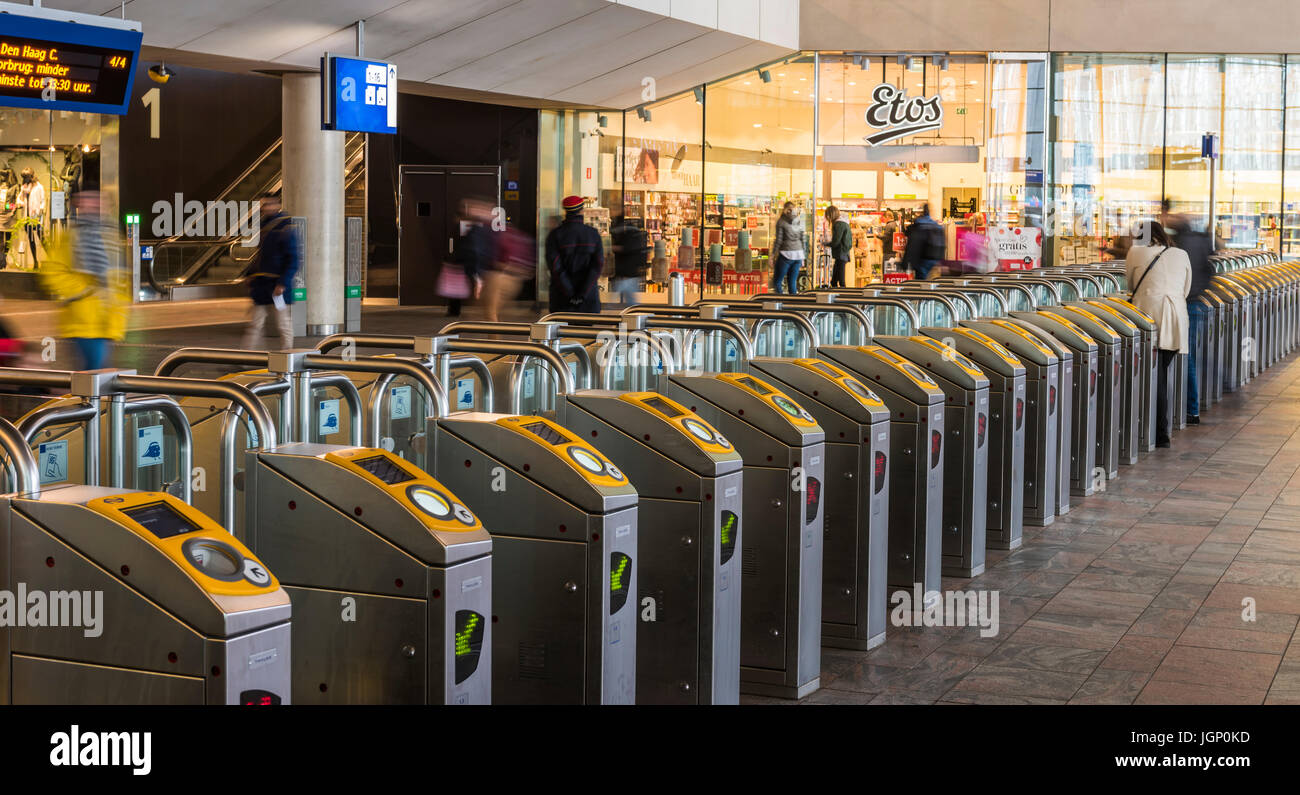 Ov chipkaart hi-res stock photography and images - Alamy
