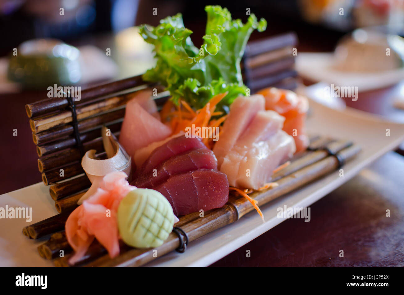 Sushi plating hi-res stock photography and images - Alamy