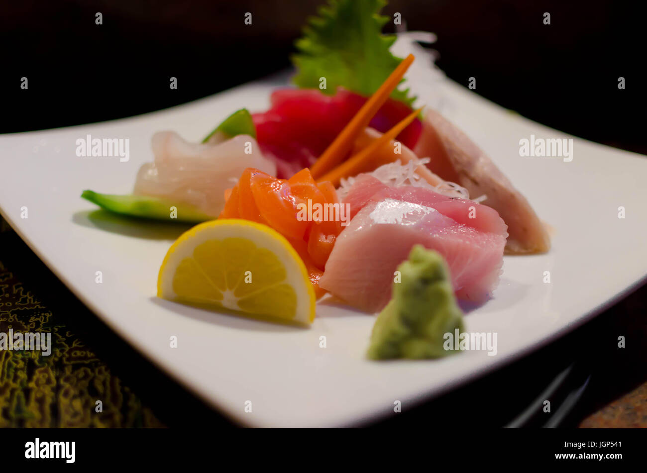 Sushi plating hi-res stock photography and images - Alamy