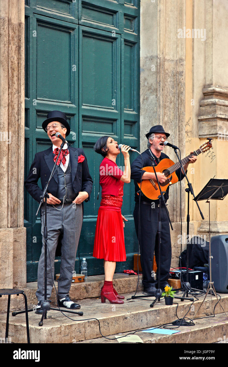 Street musicians at Piazza di S. Apollonia, Trastevere ("beyond Tiber ...