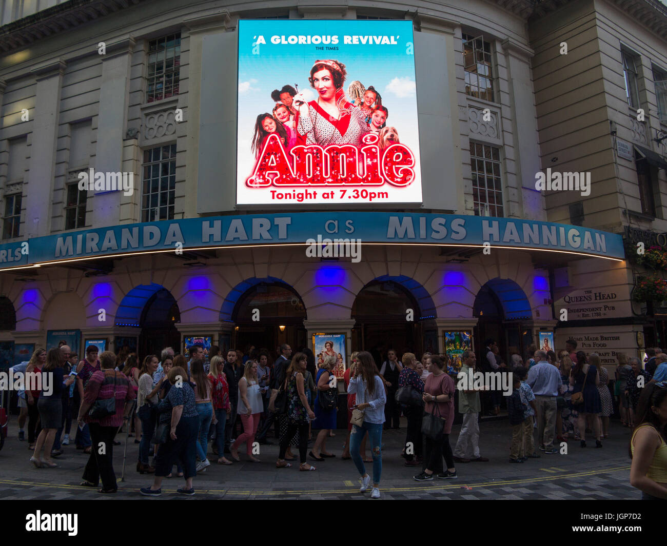 Annie piccadilly theater hi-res stock photography and images - Alamy