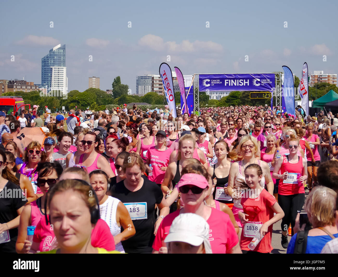 Charity runners pink hi-res stock photography and images - Alamy