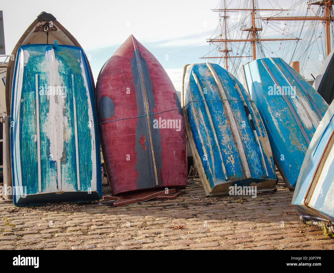 Red and blue boats hi-res stock photography and images - Alamy