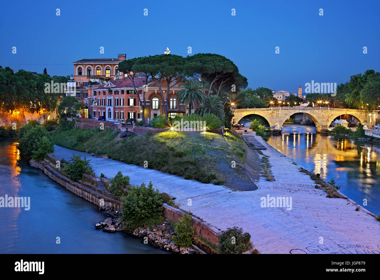 Isola tiberina island tiber rome hi-res stock photography and images ...