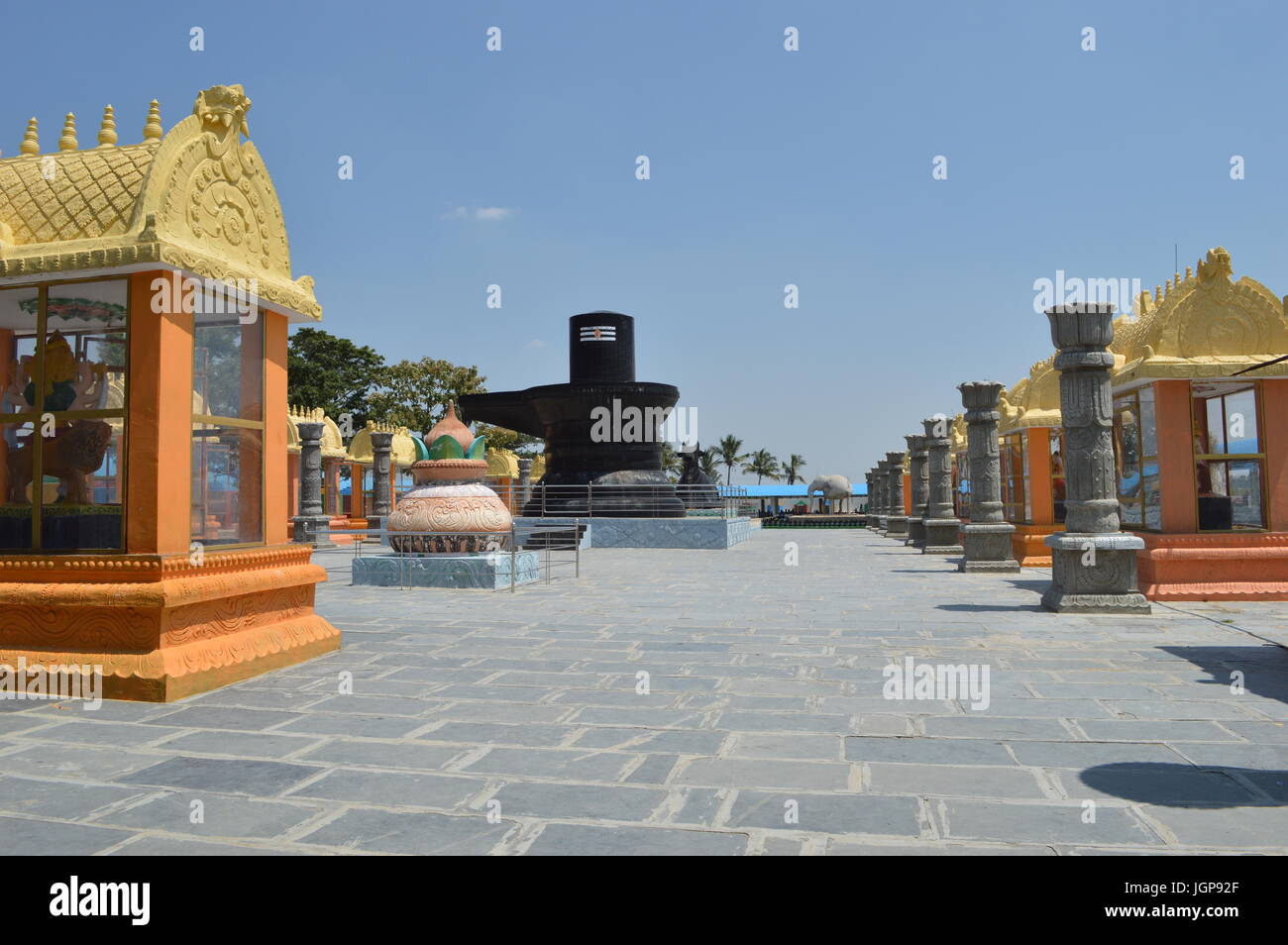Kotilingeshwar temple hi-res stock photography and images - Alamy