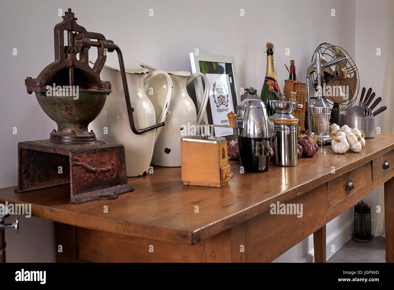 Household objects hi-res stock photography and images - Alamy