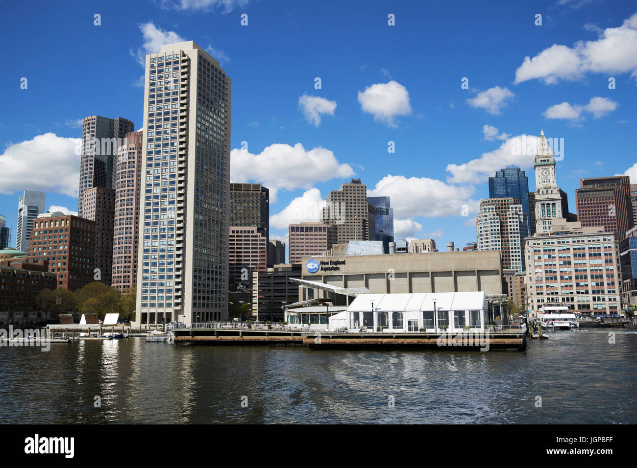 Wharves wharf hi-res stock photography and images - Alamy