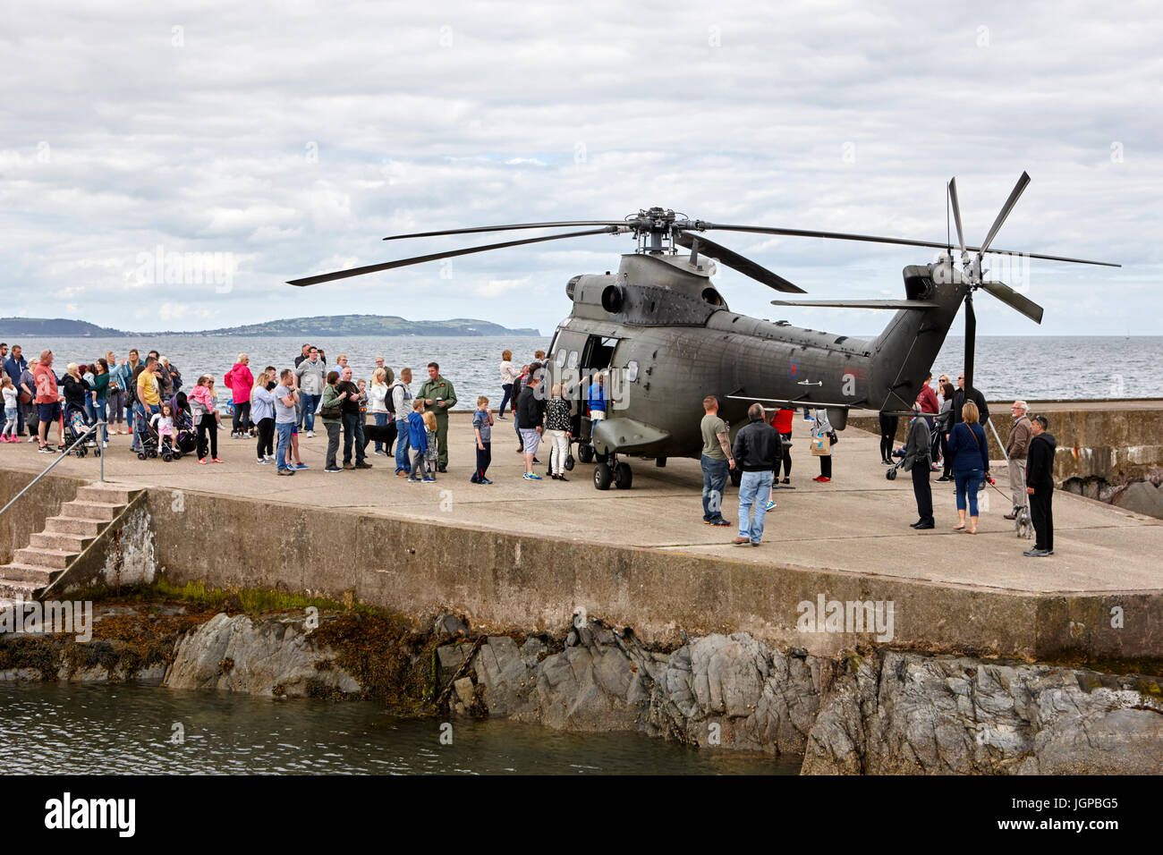 Military show armed forces hi-res stock photography and images - Alamy