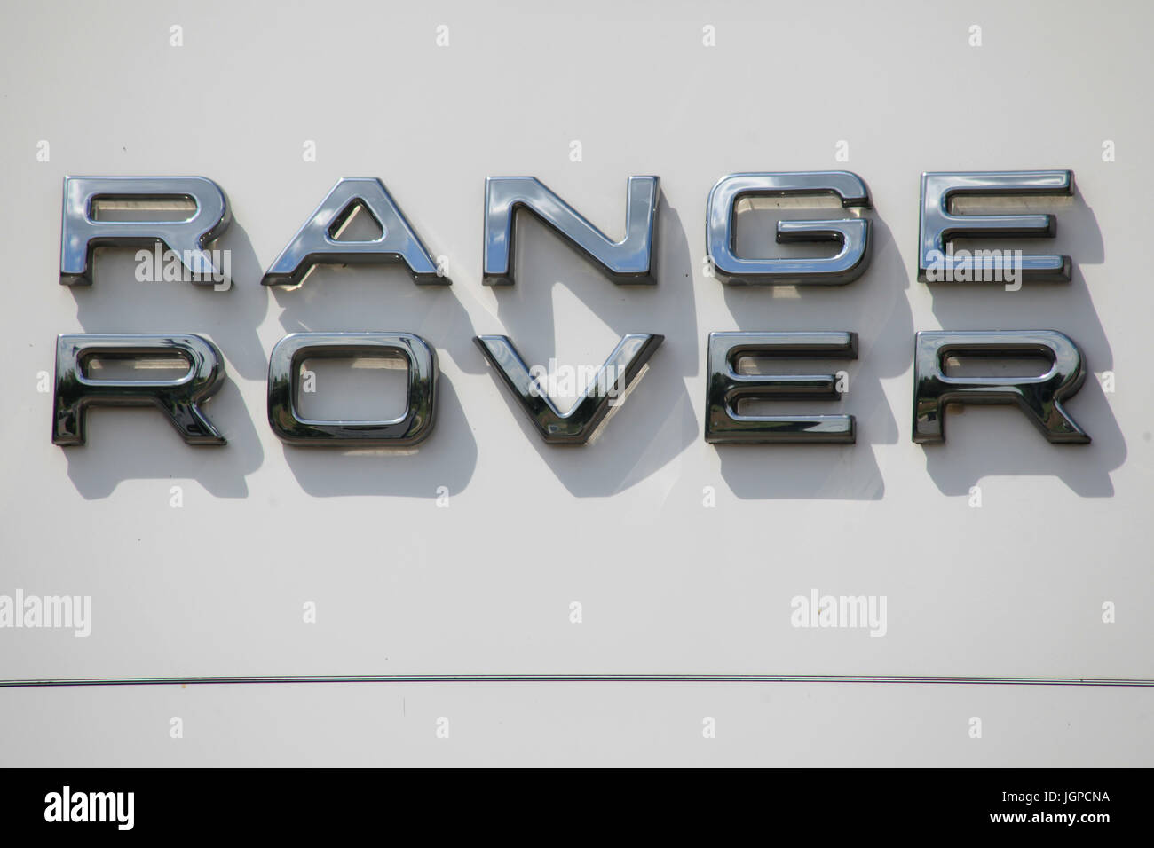 Range rover sign hi-res stock photography and images - Alamy