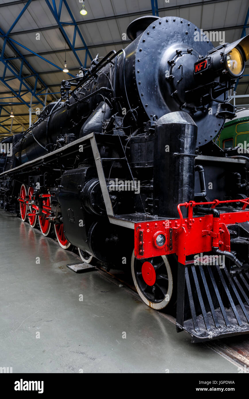 National railway museum great hall hi-res stock photography and images ...