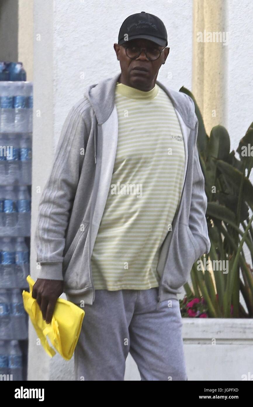 Samuel L. Jackson leaves Bristol Farms carrying a yellow bag Featuring ...