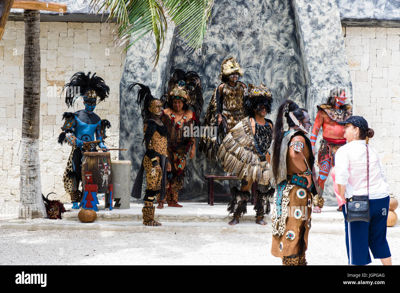 Maya in traditional costume hi-res stock photography and images - Alamy