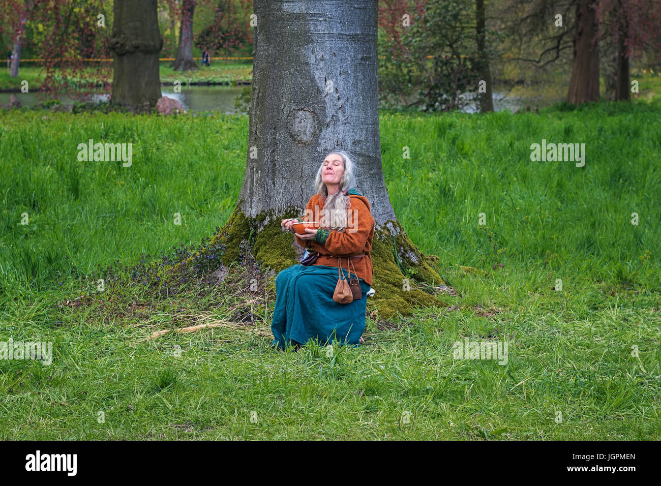 Eating under the tree hi-res stock photography and images - Alamy