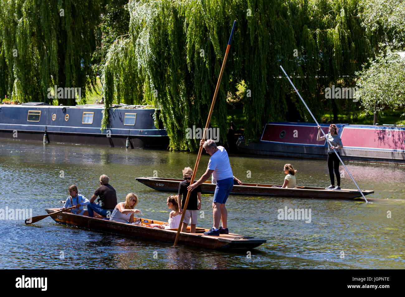 Cambridge punting boaters hi-res stock photography and images - Alamy
