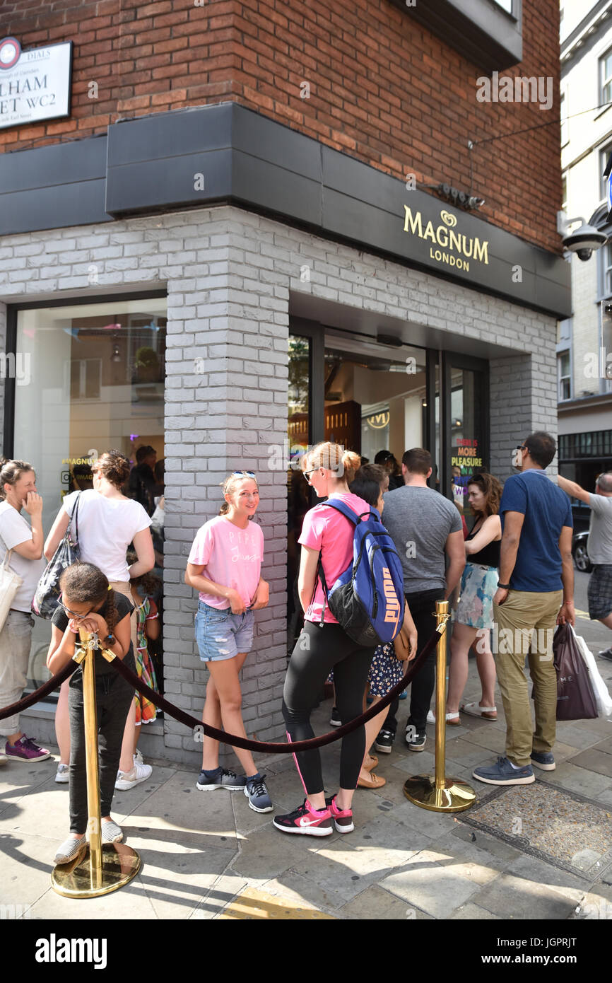 Magnum store hi-res stock photography and images - Alamy