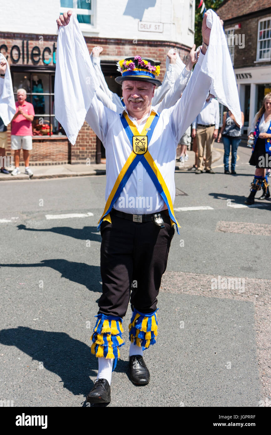 Traditional english dance hi-res stock photography and images - Alamy
