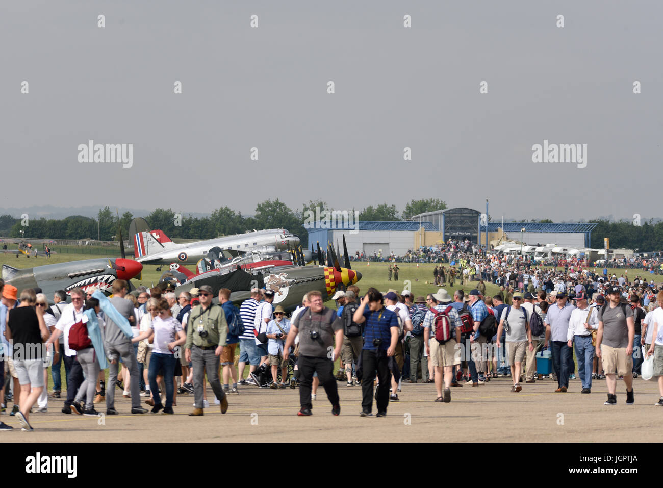 'Flying Legends' airshow at Duxford. Airshow crowd. People Stock Photo ...